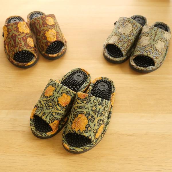 ウィリアム・モリスの芸術が息づく「るりはこべ」スリッパで、日常を特別なものに。履くたびに感じる優雅さと、花柄の美しさが、あなたの気分を高めてくれます素材：スリッパ甲：プリント地、スリッパ底面：ＥＶＡ樹脂（軽くて丈夫な素材）・底面は、軽くて丈...