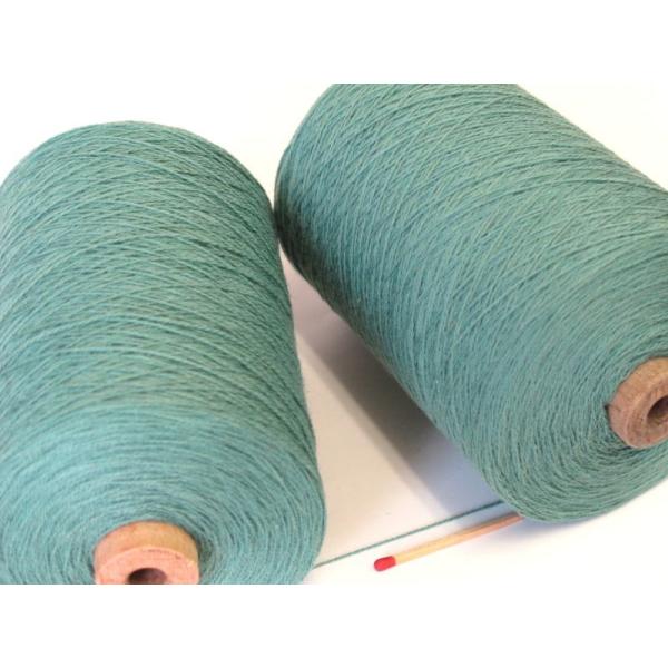 綿糸をお探しの方、これで決まりです！やわらかくて質の良い綿糸で生成、白糸からはじまり、色糸、カスリ（段染め）まで豊富な色数をご用意しました。使い勝手の良い糸ですので、お好きな色をお手元に揃えておかれれば皆さんのお役に立ってくれるものと思いま...