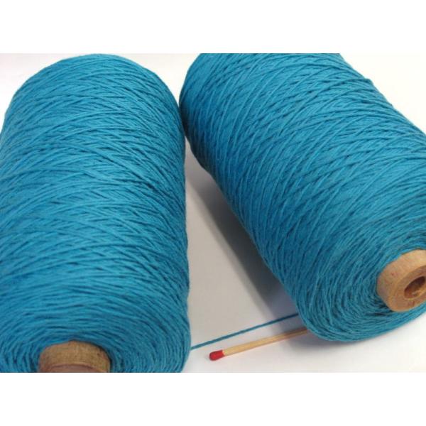 ビギナーさんからベテランさんまで、また手織りの方にも手編みの方にも扱いやすい太さの綿糸です。服地から身の回りの日用品、ちょっとした小物など用途を選ばない万能の糸ですので、手元にあると「あ、こんなのを作りたいな」と思った時にとても便利です。素...