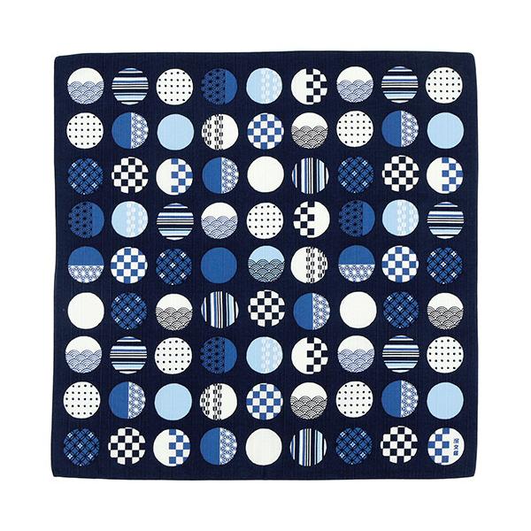 青海波や七宝などの伝統文様がデザインされたシックな小風呂敷。ランチクロスやラッピングとしてだけでなく、インテリアクロスとしてもぴったり。＜サイズ・容量＞50cm×50cm※布の伸縮により、多少の誤差があります。＜規格＞■生産地：日本■素材・...