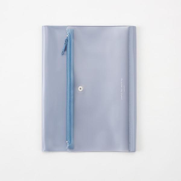 リモートワークにもおすすめ。リサイクルPVC仕様にリニューアルし、環境に配慮した商品です製品仕様サイズ　A5用：約220×170mm※閉じた時素材　　リサイクルPVC色違いのイメージ画像が掲載されている場合がございます。