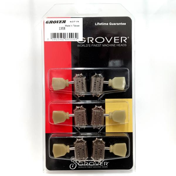 Grover / 135N -国内正規輸入品-グローバーの135シリーズはナット締めギター用ペグで、3対3の配列を持つ糸巻きです。プラスチックノブのオーソドックスな形状で、ギア比は14:1。エレキギターだけでなく、アコースティック・ギターに...