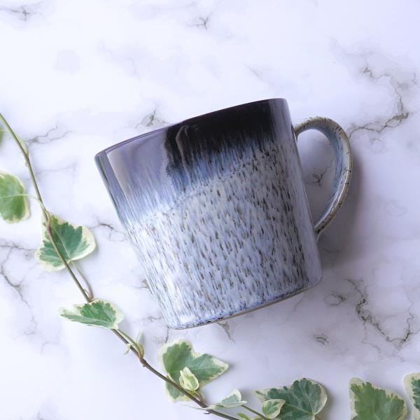 取手を含む長さ約13cm / 口径約9.5cm / 高さ約9cm約400ｍｌ（満水時）ストーンウェアイギリス製電子レンジ：可　食洗機：可（低温度　液体洗剤）デンビーの人気シリーズ、ヘイローのヘリテージマグです。以前販売されていたアルトマグの...