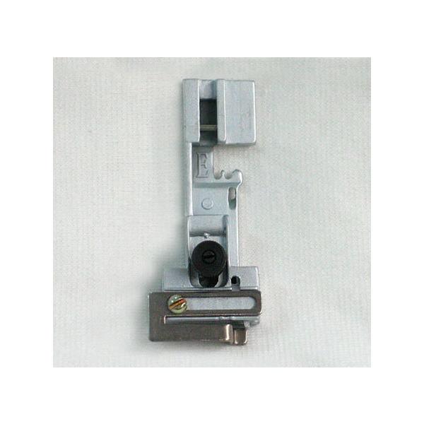 ＼＼ 在庫がある場合は０〜１営業日で出荷します／／＼＼お急ぎの方は日付指定をしない方が早く届きます！／／【商品名】ゴム押え (E)縁かがりと同時に市販のゴムテープを縫い込むことができます。また、巻きロック縫いをするときにテグス（釣り糸）を縫...