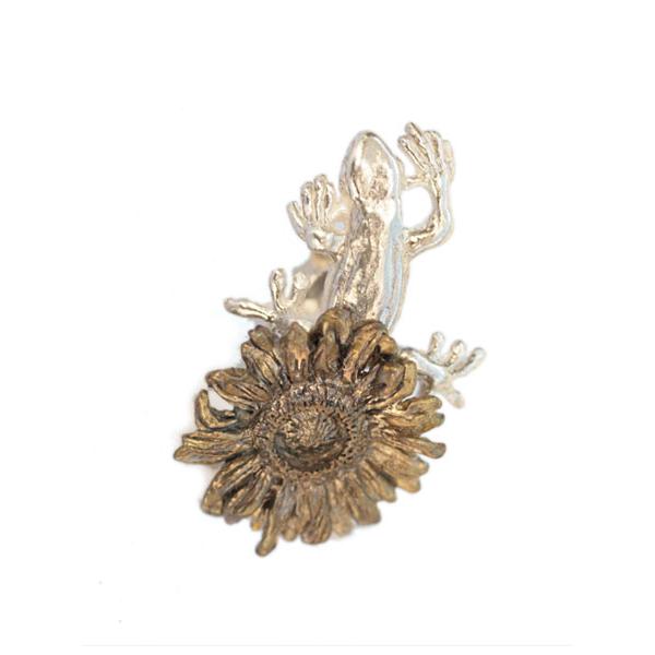 HOASHI YUSUKE ホアシユウスケ 【 ひまわりを運ぶトカゲ ピアス L 】[ 正規品 ] イヤリング 耳飾り 動物 アニマル 爬虫類 花 フラワー ひまわり シルバー アンティークゴールド ブラス 向日葵 真鍮 金 銀 925 ペ...