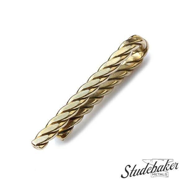 STUDEBAKER METALS スチュードベーカーメタル 【 PLAITED TIE BAR ( BRASS / POLISHIED ) / タイバー ネクタイピン 】[ 正規品 ] フォーマル ツイスト スパイラル 鏡面仕上げ 真鍮 ...
