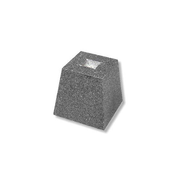 商品サイズ　上150□×下205□×H205mm　ホゾ穴40mm角・深さ約30mm使用範囲　屋外床、屋内床原産国　中国この商品は1個単位の出荷となります。G654,束石,チャイナグレー,沓石,土台石,基礎石,床束,束基礎,御影石,灰御影,花...