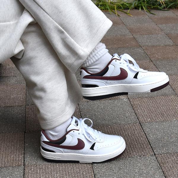 ■ メーカー ナイキ■ 品名ナイキ ウィメンズ ガンマ フォース ■ 商品番号DX9176-119■ カラー119:ホワイト/バーガンディクラッシュ-ブラック-セイル ■素材アッパー：天然皮革+合成皮革+合成繊維  ソール：ゴム底  ■サイ...