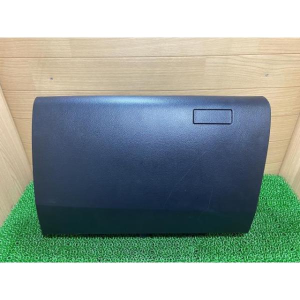 **** 商品説明を必ずご確認ください ****部品管理番号：202505160270210メーカー純正品番：55550-58100-C0部品名：グローブBOX部品区分：リサイクル品車名：ヴェルファイア車両タイプ名：5DBOXワゴン通称型式...