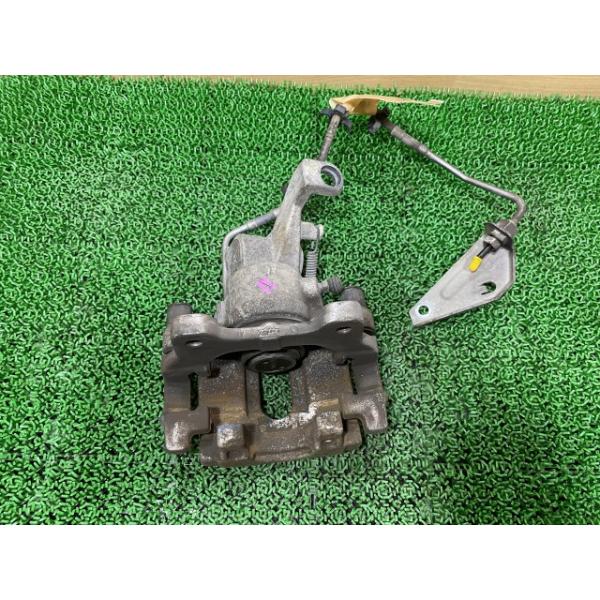 **** 商品説明を必ずご確認ください ****部品管理番号：202510090244430部品名：右Rキャリパー部品区分：リサイクル品車名：ジャガー XF車両タイプ名：4ドアセダン通称型式：SAJK認定型式：CBA-J05FA年式：201...