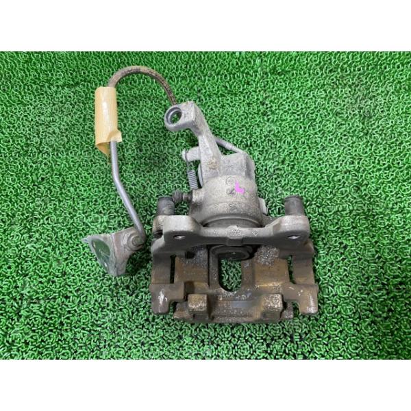 **** 商品説明を必ずご確認ください ****部品管理番号：202510090244460部品名：左Rキャリパー部品区分：リサイクル品車名：ジャガー XF車両タイプ名：4ドアセダン通称型式：SAJK認定型式：CBA-J05FA年式：201...