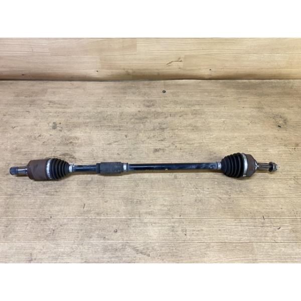 **** 商品説明を必ずご確認ください ****部品管理番号：202602270942100メーカー純正品番：44305-TD4-000部品名：右Fドライブシャフト部品区分：リサイクル品車名：グレイス車両タイプ名：4ドアセダン通称型式：GM...