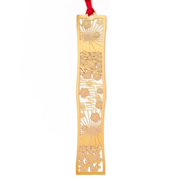 繊細なデザインとゴールドの色合いが美しい和風柄のしおりです。