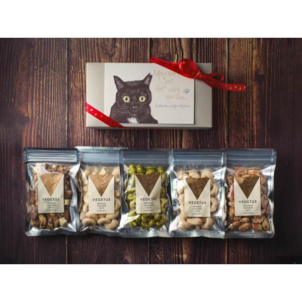 ちょっと贅沢なおつまみ系フレーバーナッツが5種類詰め合わせになったこだわりのギフトです。トリュフやヨーロッパのチーズを使用した当店でもイチオシの贅沢なフレーバーナッツ5種類詰め合わせはグルメな方への贈り物としてもぴったりです。内容トリュフブ...