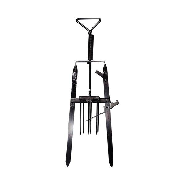 【商品サイズ】幅150×高さ430×奥行き115mm 重量800g【用途】モグラの捕獲。【機能・特徴】モグラの通り道に上から差し込むだけなので、設置しても気づかれにくくなっています。ハンドルの位置で通ったことがわかるので、確認のために土を掘...