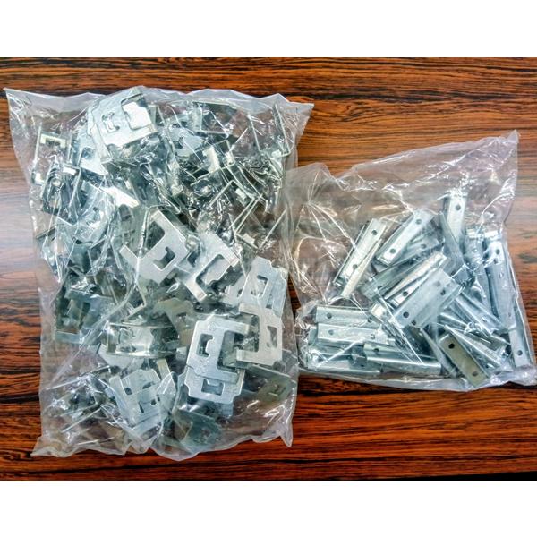 佐藤産業　NEWパイプ止金具 22mm 50セットビニペットと22ミリのパイプをクロスに止める金具です。