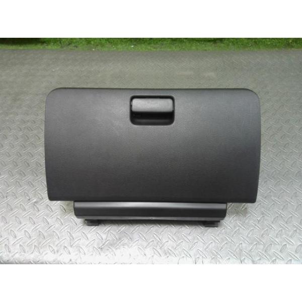 **** 商品説明を必ずご確認ください ****部品管理番号：202304003870210部品名：グローブBOX部品区分：リサイクル品管理品番：230832車名：クロスビー車両タイプ名：5DJワゴン通称型式：MN71SCBZL-J認定型式...