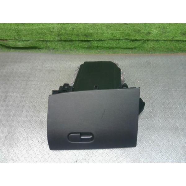 **** 商品説明を必ずご確認ください ****部品管理番号：202308001170210部品名：グローブBOX部品区分：リサイクル品管理品番：231154車名：ジュリエッタ車両タイプ名：5ドアハッチバック通称型式：940141認定型式：...