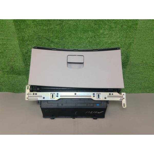 **** 商品説明を必ずご確認ください ****部品管理番号：202602000370210メーカー純正品番：77500-SZT-E11ZA部品名：グローブBOX部品区分：リサイクル品管理品番：260557車名：ＣＲ−Ｚ車両タイプ名：3Dク...