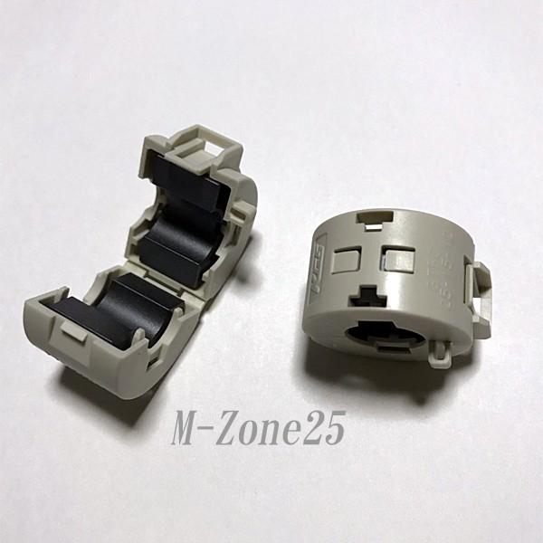 仕入先変更に伴い、フェライトコアの形状が変わりました。配線済みケーブル、コネクタ付きケーブルへの取付可能な樹脂ケース付き２分割フェライトコア。外径：28.3mm、内径：10.5ｍｍ、長さ：20.2mm回り込み防止やTVI 防止、ノイズカット...