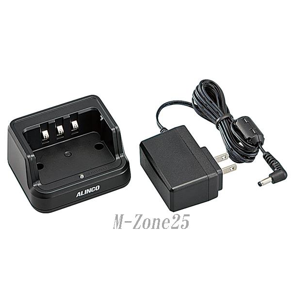 アルインコ　デジタルマルチモードレシーバー　DJ-X100用のスタンド型充電器です。受信しながら充電することができます。急速充電スタンドEDC-325とACアダプターEDC-330のセットです。Li-ionバッテリーパック　EBP-114 ...