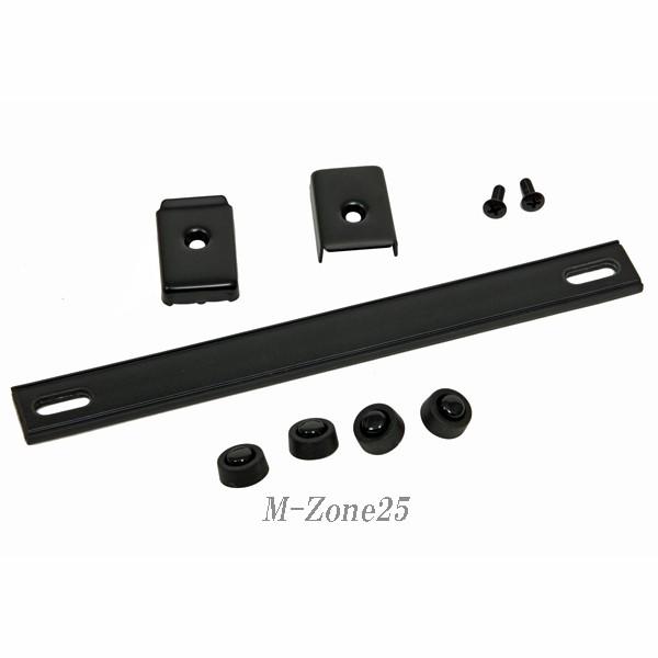 持ち運びに便利なIC-7300用キャリングハンドル。側面ゴム足付き。★『ゆうパケ』（全国送料一律360円）対応商品です！●配達日時および曜日の指定はできません。●商品代金引換はご利用はできません。●お客様のポストへの投函になりますので、盗難...