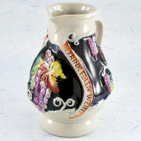 メーカー：ドイツ Trink Edlen Wein Aus Kuhlem Stein原産国：ドイツ素材：陶器サイズ：天部直径64mm x 胴部直径100mmx 底部直径73mm x 高さ150mm（約）重さ：431g（約）外箱：なし商品状態...