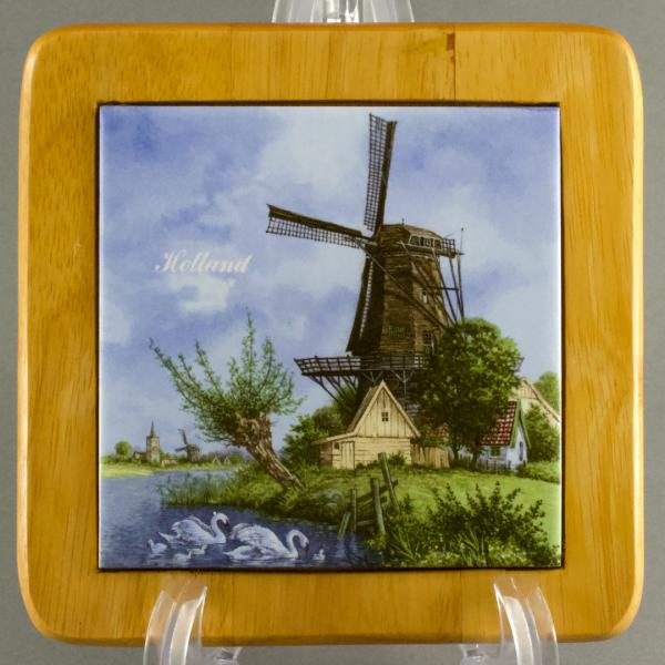 メーカー：オランダ Ter Steege原産国：オランダ素材：陶磁器サイズ（額縁）：横140mm x 縦140mm x 厚み13mm（約）サイズ（絵）：横102mm x 縦102mm（約）重さ（額縁含む）：254g（約）外箱：なし商品状態：...