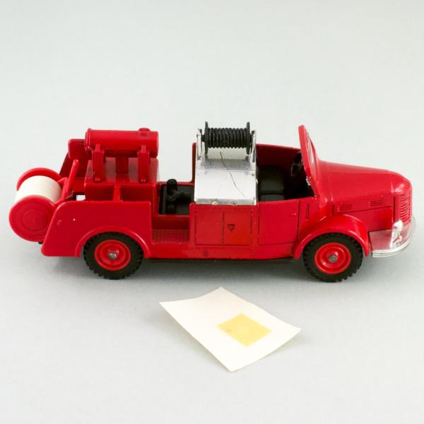 メーカー：フランス ソリド（solido）原産国：フランス素材：金属/樹脂スケール：不明サイズ：長さ113mm x 幅36mm x 高さ40mm（約）重さ：107g（約）外箱：あり。値札の貼付痕があります。クリアフィルムに傷・汚れがあります...