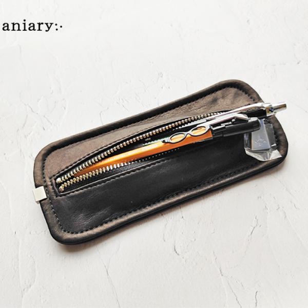 薄く、無駄のないフォルムが美しい「Reality Leather マルチケース」。上質なレザーの質感とシンプルなデザインで、バッグの中をスマートに整えてくれる一品です。ペンケースとしてはもちろん、体温計や常備薬、歯ブラシ、メイクブラシ、イヤ...