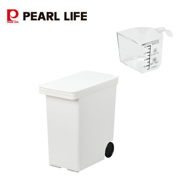 袋のまま保存米びつ5kg用(1合カップ付) HB-5421   5kgの米袋がぴったり入ってスッキリ収納。移し替えの手間が省けます。移動に便利なキャスター付。サイズ（約） 幅160×奥行325×高さ320mm 原産国 日本