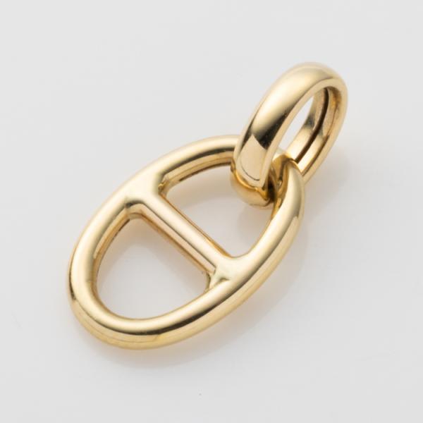 製品仕様重さ 約0.18g※入荷時期によって多少変動します寸法 全体サイズ：約14×7mmバチカン：内径約3×2.5mm厚さ：約1.3mm刻印：「K18」バチカン部分素材／材質 K18YG色 ゴールドご注意事項 モニターの発色の具合によって...