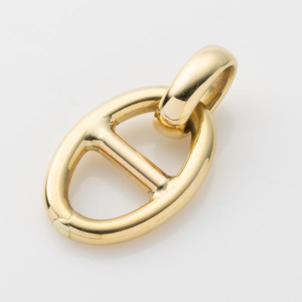 製品仕様重さ 約0.8g※入荷時期によって多少変動します寸法 全体全体サイズ：約16×10.5mmバチカン：内径約3×2.5mm厚さ：約1.9mm刻印：「K18」バチカン部分素材／材質 K18YG色 ゴールドご注意事項 モニターの発色の具合...