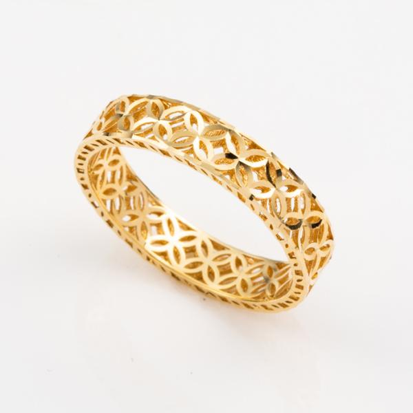 製品仕様重さ／寸法 約1.4ｇ最大幅：約4.0ｍｍ厚み：約1.3ｍｍ素材／材質 K18YG/K18WG色 イエローゴールド/ホワイトゴールドご注意事項 受注生産となります為、お客様のご都合での返品はお受けする事が出来ません。製作開始後・お届...