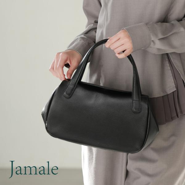 ●特長日本製／自立●デザインシンプルなデザインで使いやすい本革日本製フォーマルバッグです。コロンとした可愛らしいシルエットで、フォーマルバッグの中では見た目以上の収納力があります。●素材イタリア老舗タンナーのMASTROTTO(マストロット...