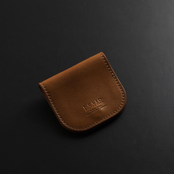 ［ time0304 ］●デザイン袋状の収納スペースに小銭をスライドさせて出し入れする便利な作り。薄くてコンパクトな小銭入れ。●素材しなやかで吸いつくようなタッチ感の牛革。使い込むほどに艶が増して変化し長く愛用頂けます。●スタイル小銭の確認...