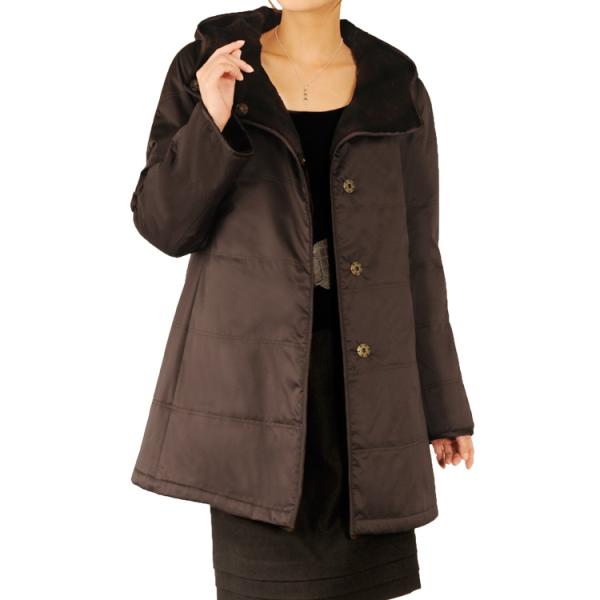 【発売日：2019年12月11日】高品質なラビットファーを贅沢に。1着で2通り使える、フード付きリバーシブルコートお袖の裏側まで密に使用した贅沢使い！シェアードラビットの肌触りが、至福のひとときをお約束します。またお尻を隠す程の着丈なので、...