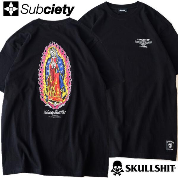 商品番号：105-40794「SKULLSHIT × Subciety / スカルシット × サブサエティ」限定コラボレーション第二弾5.6オンスの天竺生地を採用したS/S TEE。左胸にはボーンシェイクハンドをプリントし、各ブランドの設立...