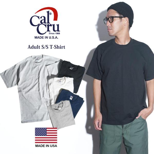 　半世紀以上MADE IN USAを貫くカリフォルニアの老舗ニッター「カルクルー」の半袖Tシャツをご紹介。素材は良質なコットン100％（アッシュ、オックスヘザーは混紡）。ベーシックかつしっかりとした作りで、裾、袖口はフラットロック、首元は後...