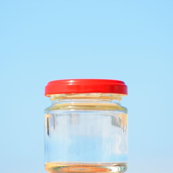 容量：１００ｍｌ（満量）直径：５７ｍｍ高さ：６２ｍｍ 箱の中仕切: 無新商品のジャム瓶です！寸胴デザインで安定感と高級感抜群です。