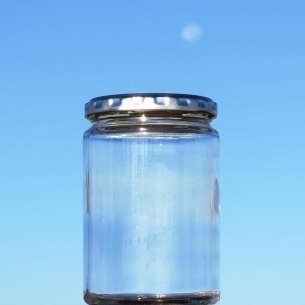 容量：３７２ｍｌ（満量）直径：７５ｍｍ高さ：１１２ｍｍ 箱の中仕切: 無すっきりとしたシルエットが人気のスタイリッシュなジャム瓶です。