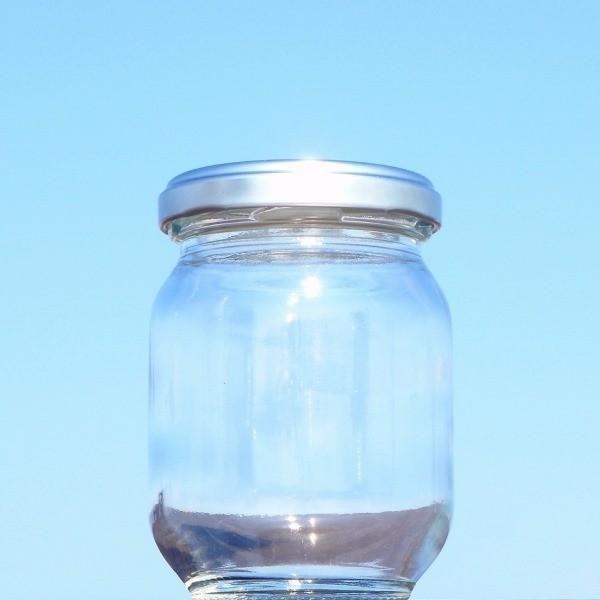 容量：１５０ｍｌ（満量）直径：５９ｍｍ高さ：８１ｍｍ箱の中仕切: 無独特の樽型デザインがかわいいジャム瓶。手頃な容量も魅力です。