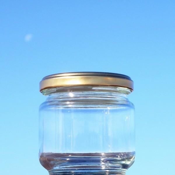 容量：１６０ｍｌ（満量）直径：６８ｍｍ高さ：６９ｍｍ箱中仕切：無大口径で使いやすい安価なジャム瓶です。こちらの製品は在庫限りとなる可能性がございますので恐れ入りますが商用などで継続利用のお客様はご注意くださいますようお願い申し上げます。