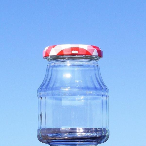 【発売日：2025年09月19日】容量：２００ｍｌ（満量）直径：６８ｍｍ高さ：９２ｍｍ箱の中仕切: 有肩の部分の段差を無くし、液状のものから固形物まで取り出し易いデザイン。外側に面取りをした多面型デザインで装飾性も高い高級感のあるジャム瓶で...