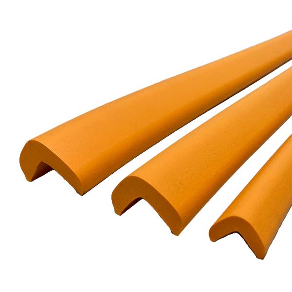 ※送料無料ただし沖縄および各県離島、北海道の一部には別途送料が必要です。メール、電話などでお問い合わせください。出隅などの養生、保護。ハサミ等でカット、好みの長さで使用可。★　関連製品：L型クッション Sサイズ（19×19×900mm　厚さ...