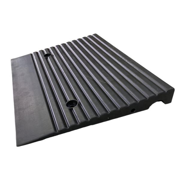 ※送料無料ただし沖縄および各県離島、北海道には別途送料が必要です。メール、電話などでお問い合わせください。 ジェントルスロープ-ゴム製 50H　１枚（段差解消スロープ）■サイズ　高さ50mm × 奥行400mm × 幅500mm■重量＝4....