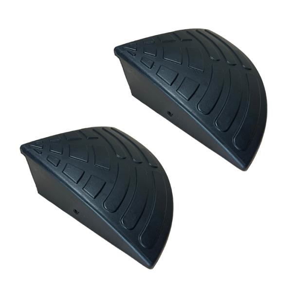 ※送料無料ただし沖縄および各県離島、北海道には別途送料が必要です。メール、電話などでお問い合わせください。 カインドスロープ 段差10cm用 コーナー用 ２枚セット（エコ段差解消ゴムスロープ）連結ボルト２本付き■製品サイズ　高さ 95mm ...