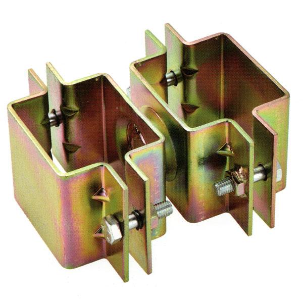 ※送料無料ただし沖縄および各県離島、北海道には別途送料が必要です。メール、電話などでお問い合わせください。 個人宅には配送できません。配送先には法人名をご指定ください。100角角クランプ（自在）６個セット規格：角100×角100単重：3.7...