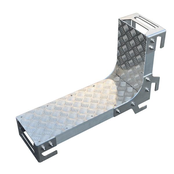 ※送料無料ただし沖縄および各県離島、北海道には別途送料が必要です。メール、電話などでお問い合わせください。 マンホール専用1台2役作業足場【ダブルステップ】1個■製品寸法：幅220×奥行752.5×高さ482.5■製品質量：8.0kg■耐荷...