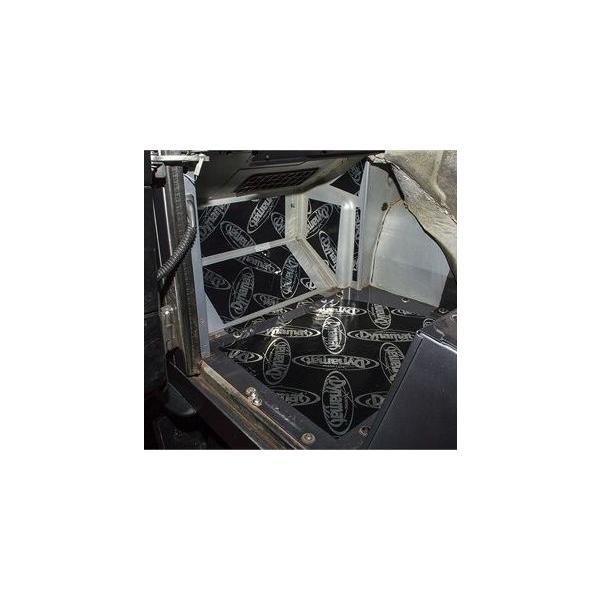 ★適合車種・・・ディフェンダー　2007年以降★商品内容・フットウェル×１台分走行中の雑音・振動がきになる…そんなお悩みを減らし快適なドライブ環境をつくる『ディフェンダー専用サウンドデッドニングKIT』です。粘着性のブチルゴムで作られ費用対...